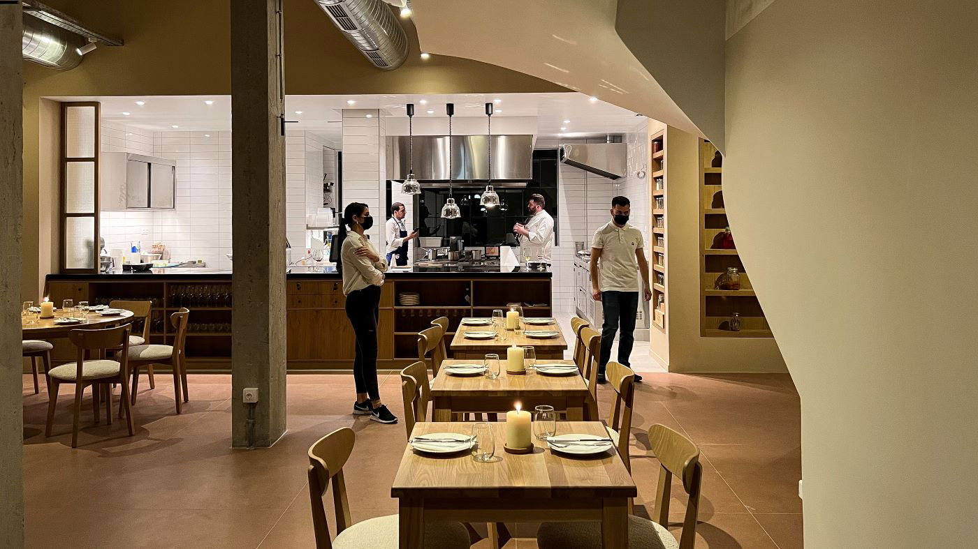 Preview με πρώτες εντυπώσεις από το jerár των Χάρη Νικολούζου και ...