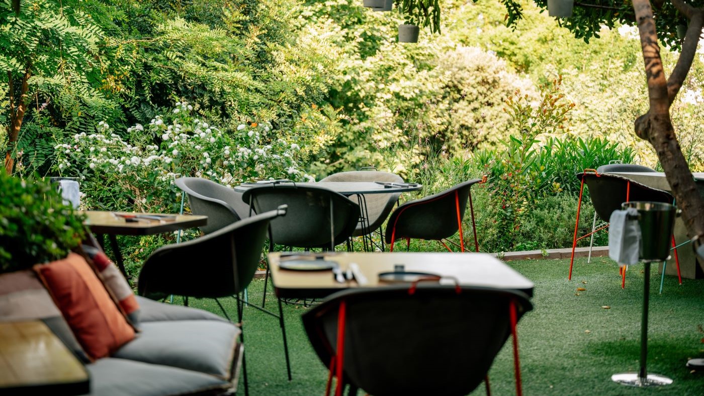 Μια βραδιά στον κήπο του Fuga | The FNL Guide